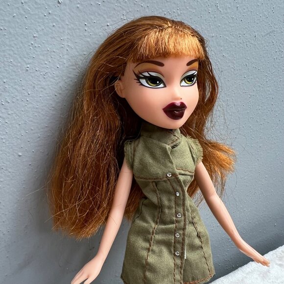 Bratz | Toys | Bratz Meygan Xpress It Doll Red Hair Olive Green Dress ...